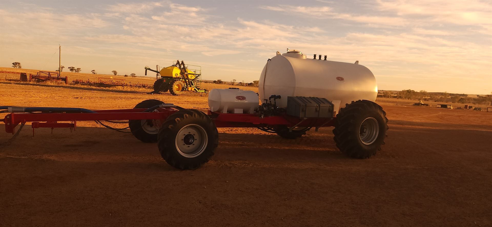 Liquid Fertilizer Carts - Conquest Group