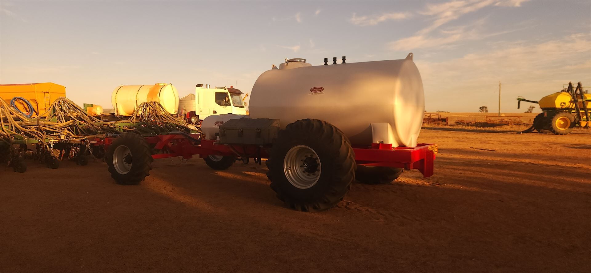 Liquid Fertilizer Carts - Conquest Group