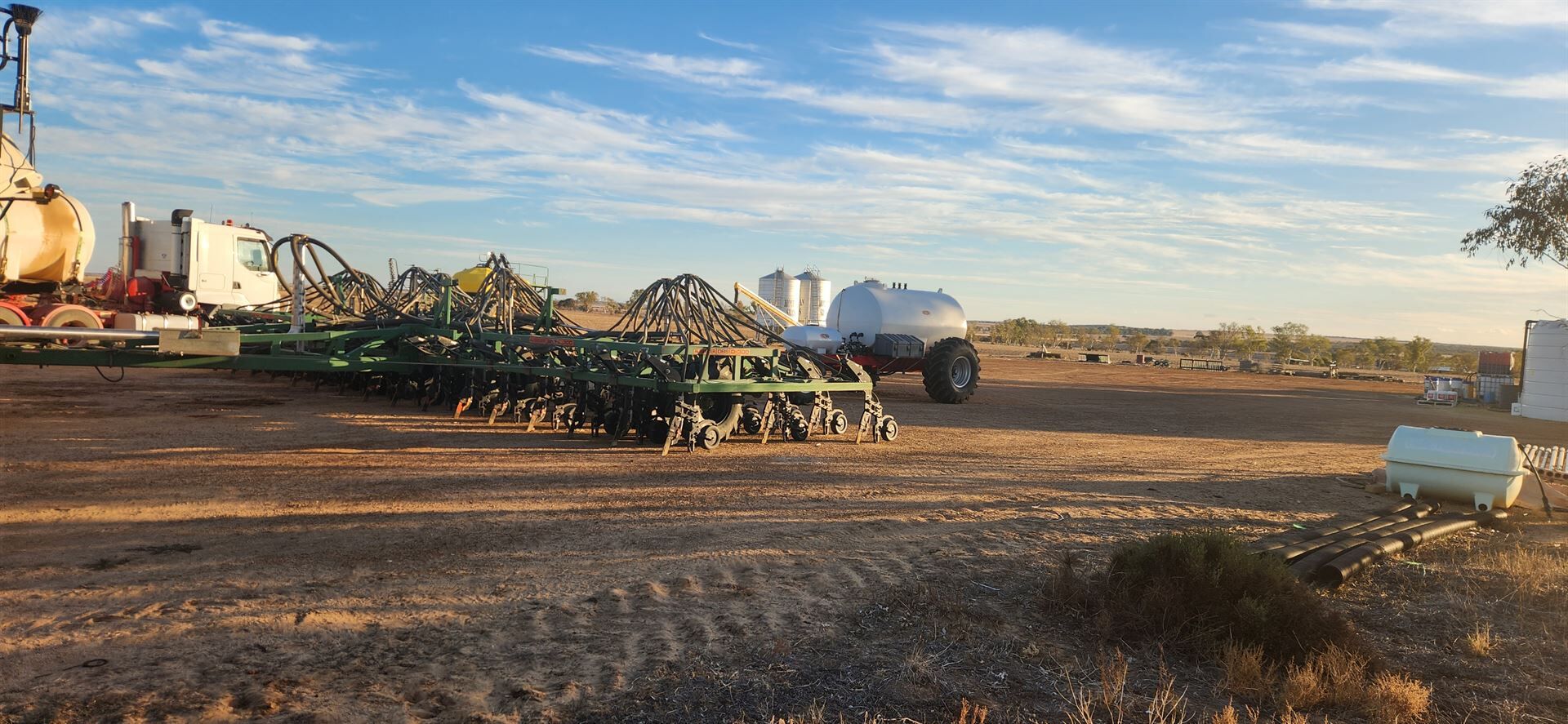 Liquid Fertilizer Carts - Conquest Group