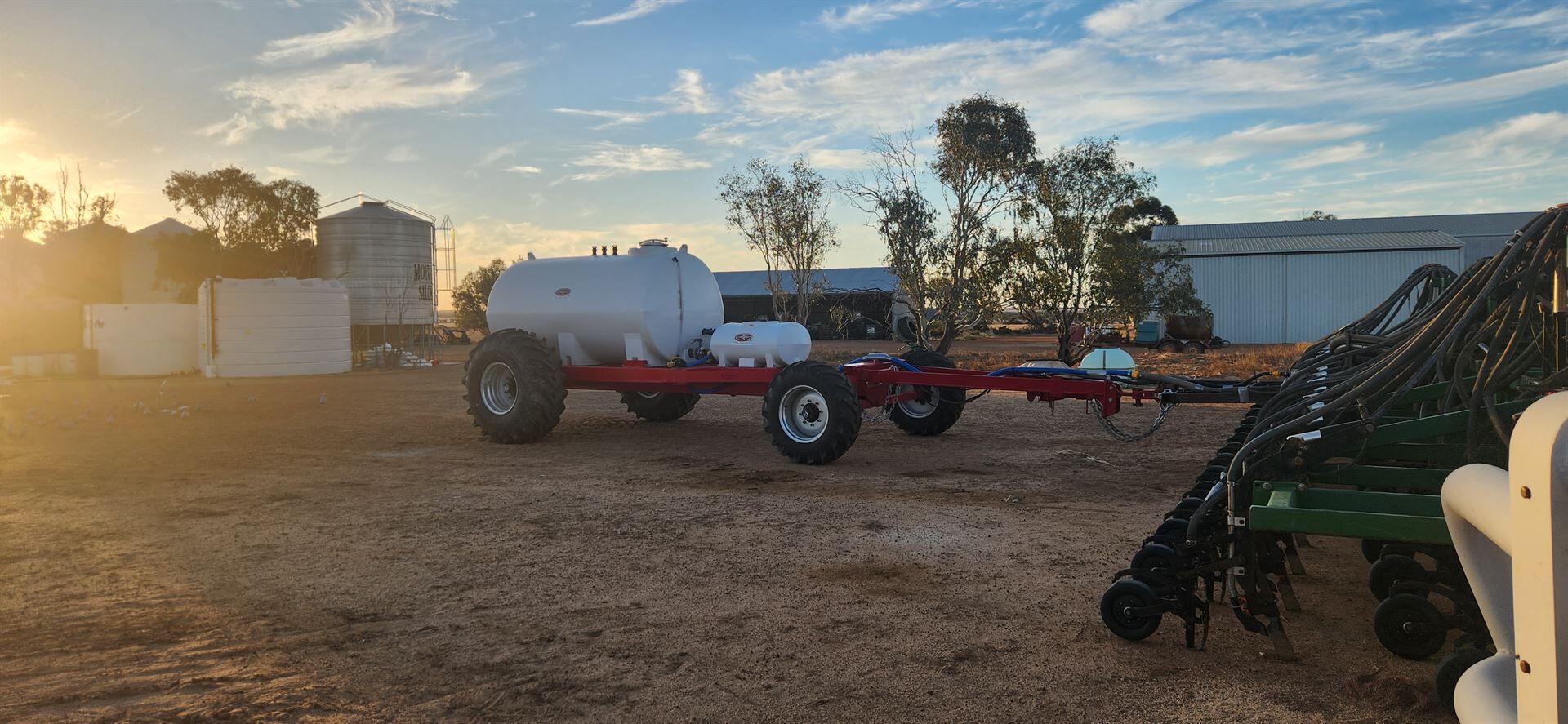 Liquid Fertilizer Carts - Conquest Group