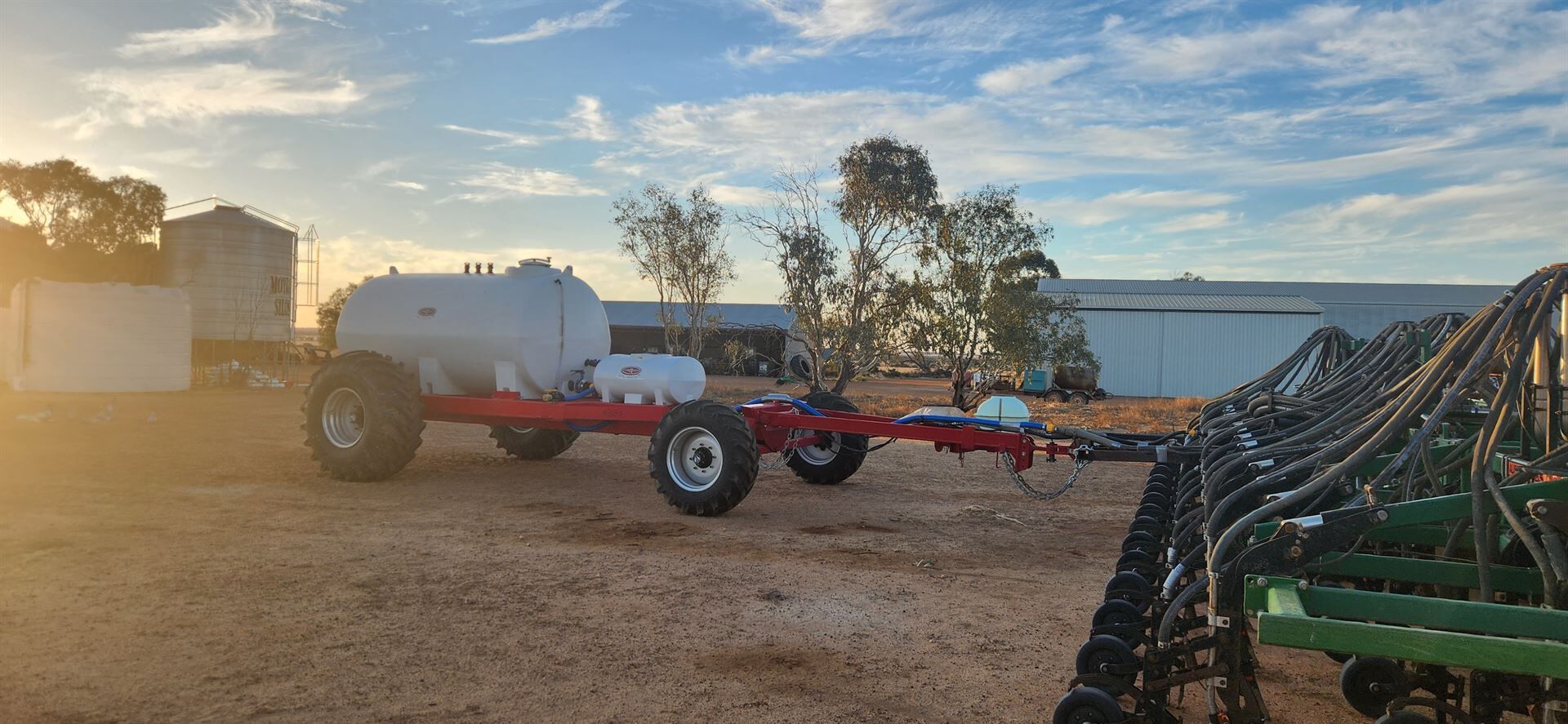 Liquid Fertilizer Carts - Conquest Group